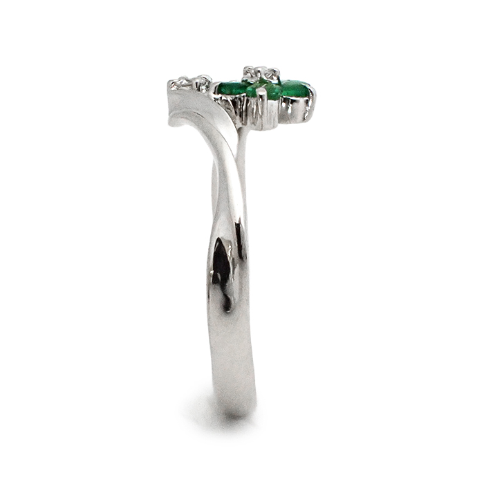 Pt900 エメラルド 指輪 11号 花 フラワーモチーフ シルバーカラー｜Reizm(リズム)